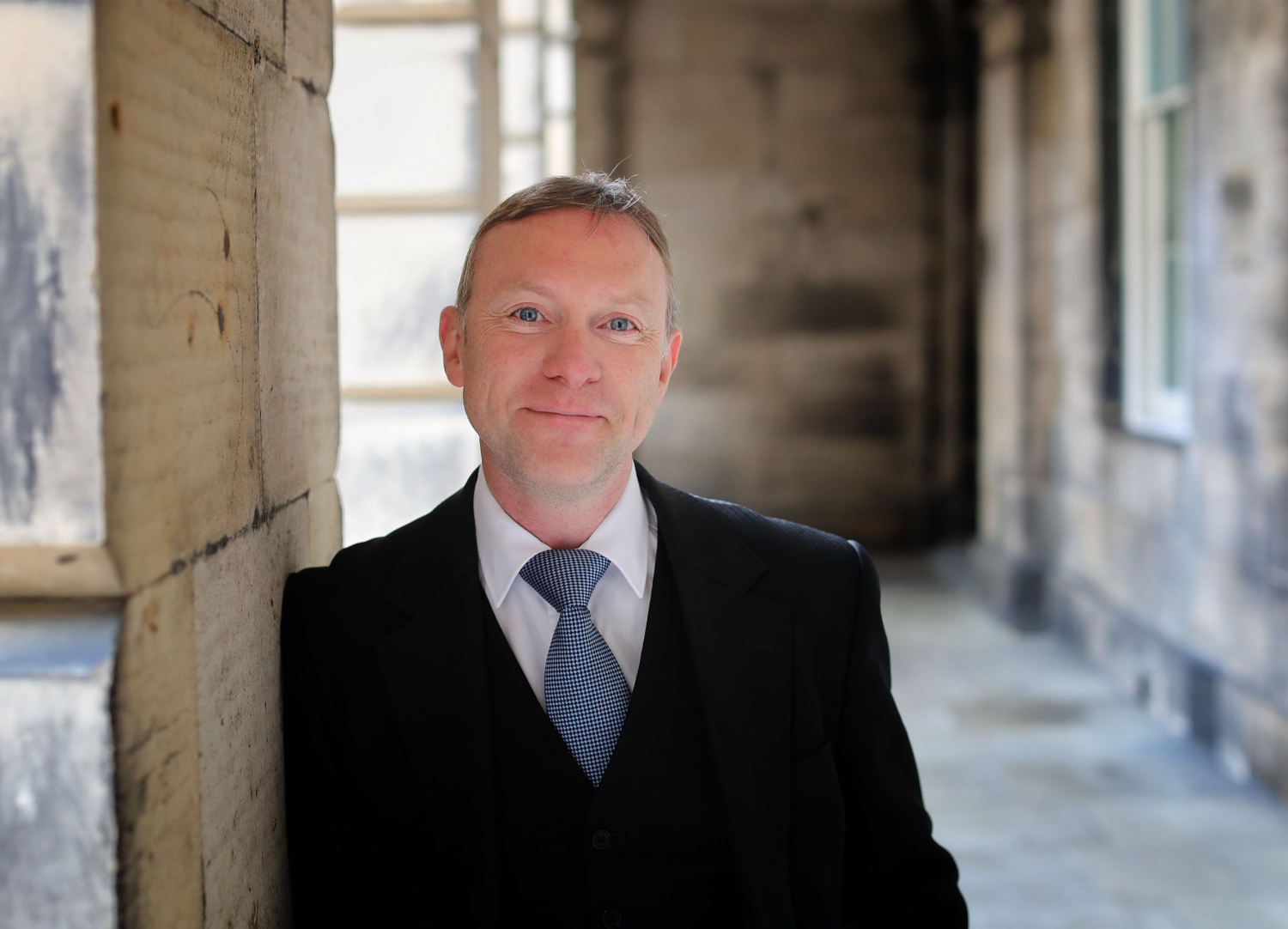 Iain Smith – Black Chambers